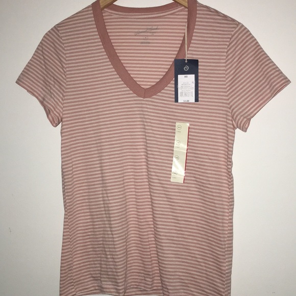Universal Thread | Tops | Universal Thread Vneck Tshirt | Poshmark